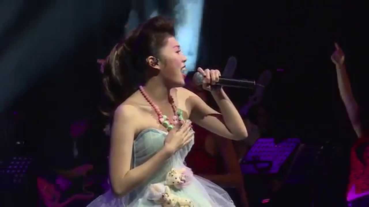 丁悅 Ting Tiffany 19 Debut live - Can't take my eyes off you - YouTube