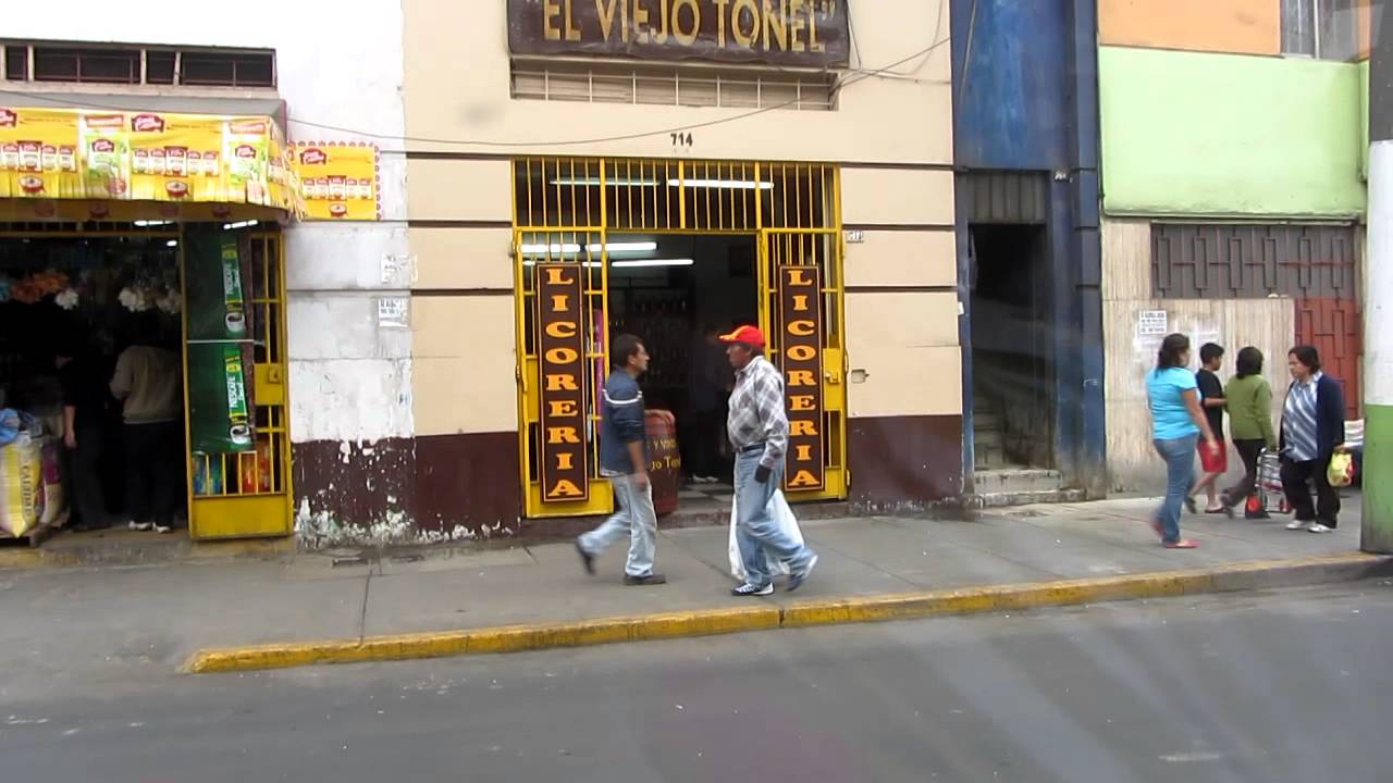mercado de El Callao - YouTube