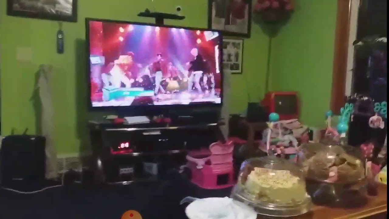 My daughter is a Big Fan of BTS #BTS FAN - YouTube