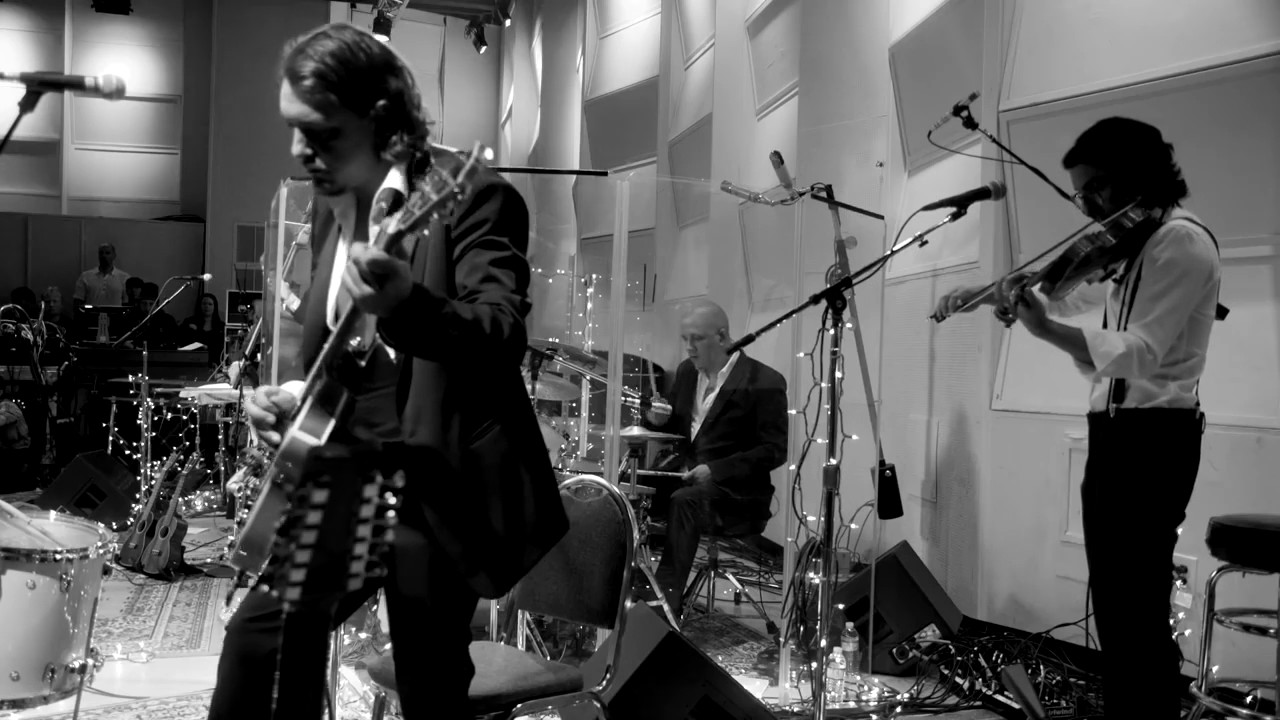 LP Halo Beyonce Cover Live - YouTube