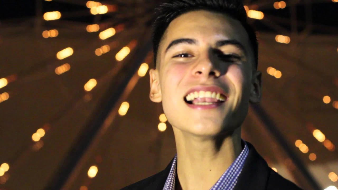 Cheyo Carrillo - Huele A Aventura (2015) - YouTube Music