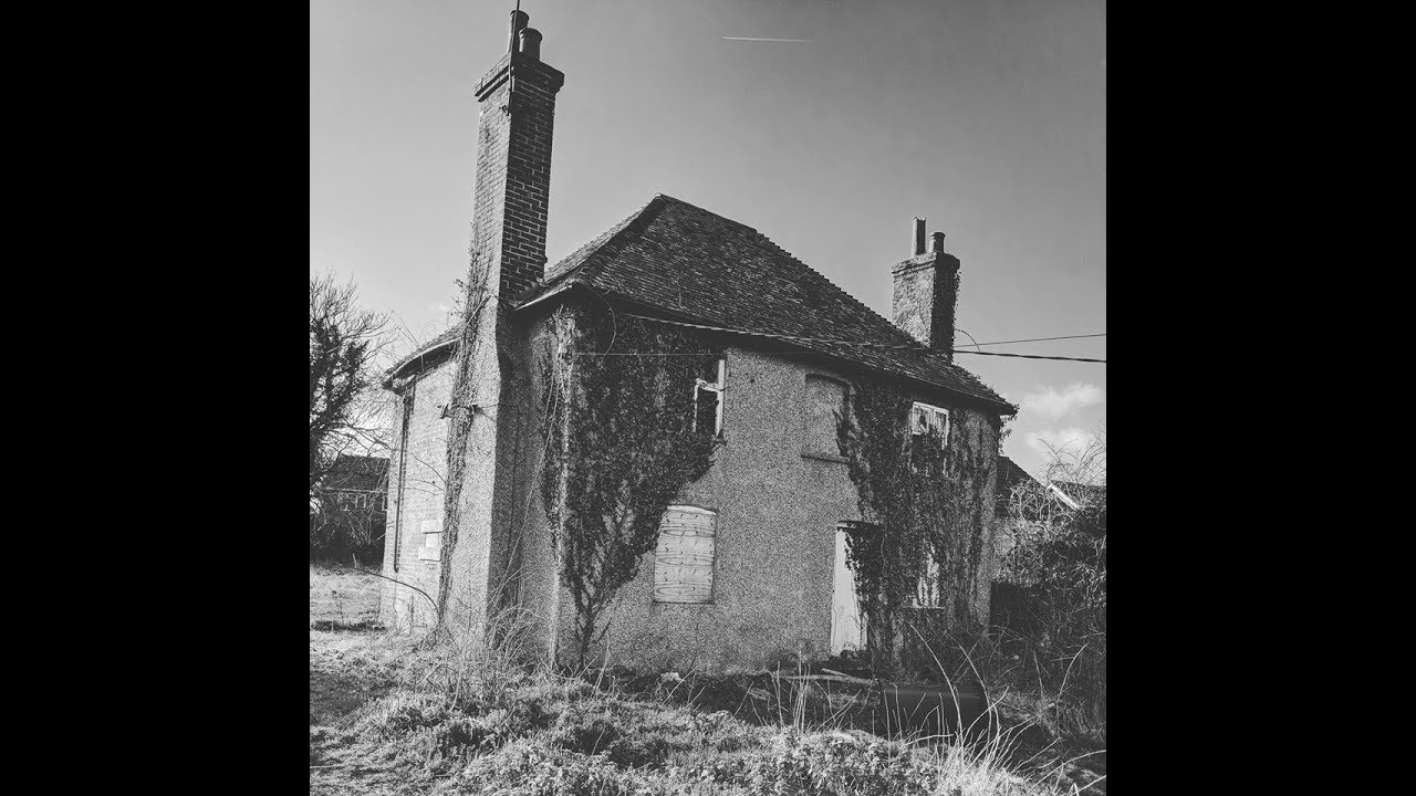 Exploring Creepy Abandoned Isolated House:Heavily Vandalised (First ...