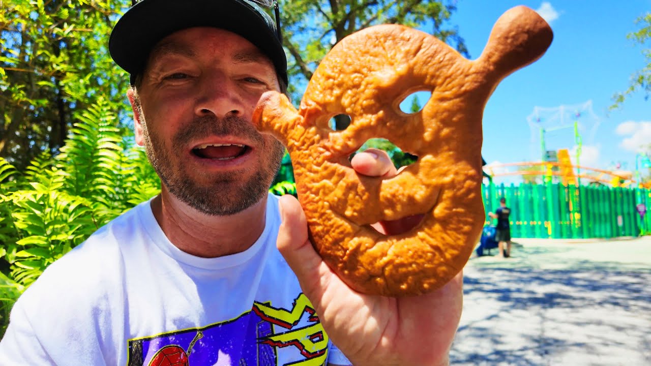 Shrek's Swamp Snacks DreanWorks Land/ Hot Dog Hall of Fame Universal ...