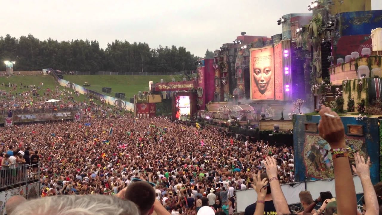 Tomorrowland main stage - YouTube