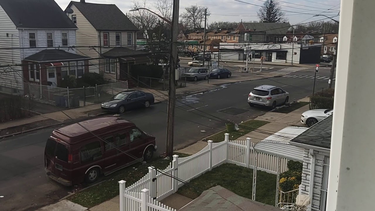 FDNY Engine 301 Spare Responding On Farmers BLVD - YouTube