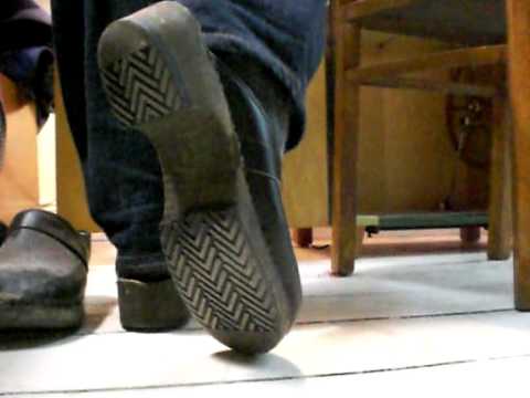 Stomping Clogs Trampling wooden shoes - YouTube