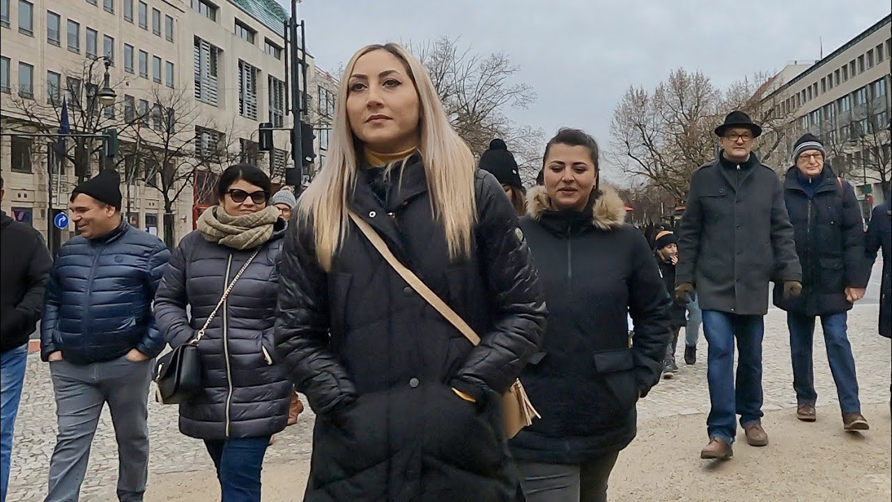 Walk in Berlin Friedrichshain Berlin wall. Free walking tours in Berlin ...