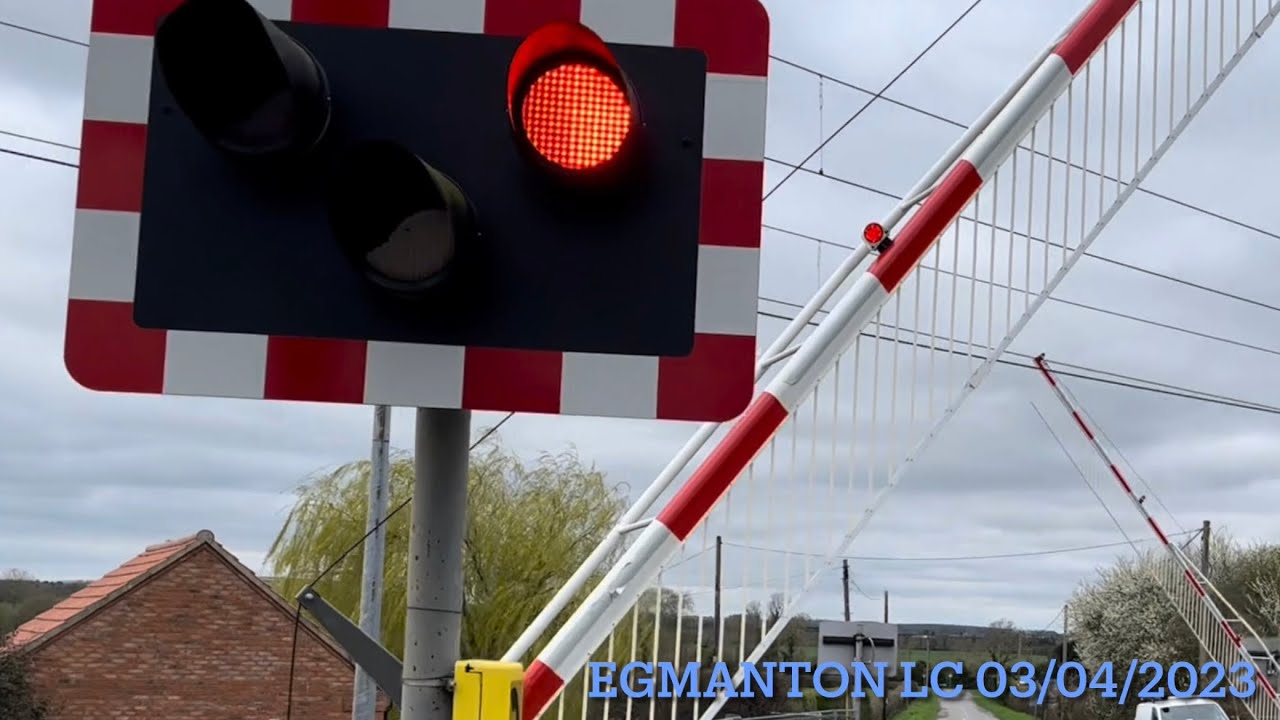 Egmanton Level Crossing 03/04/2023 - YouTube