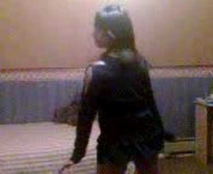 PENDEJA BAILA CALIENTE