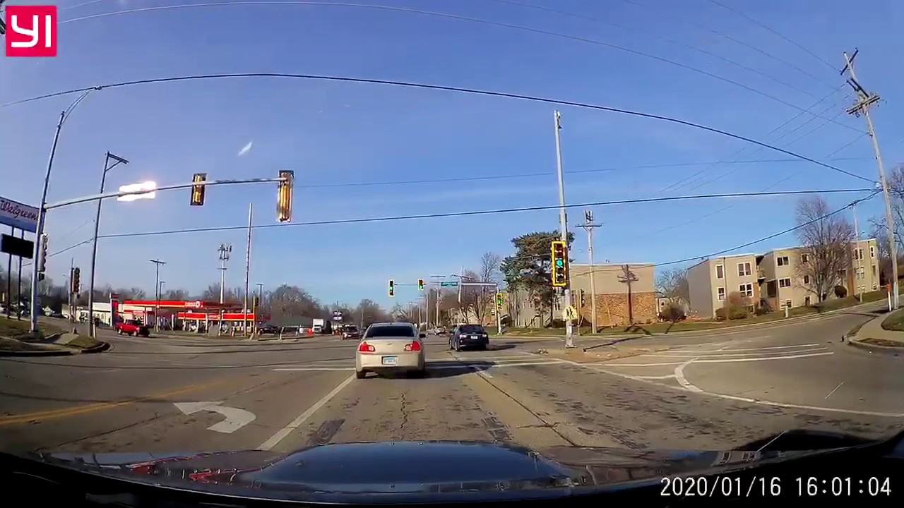 Dash cam wreck: Car runs red light - YouTube