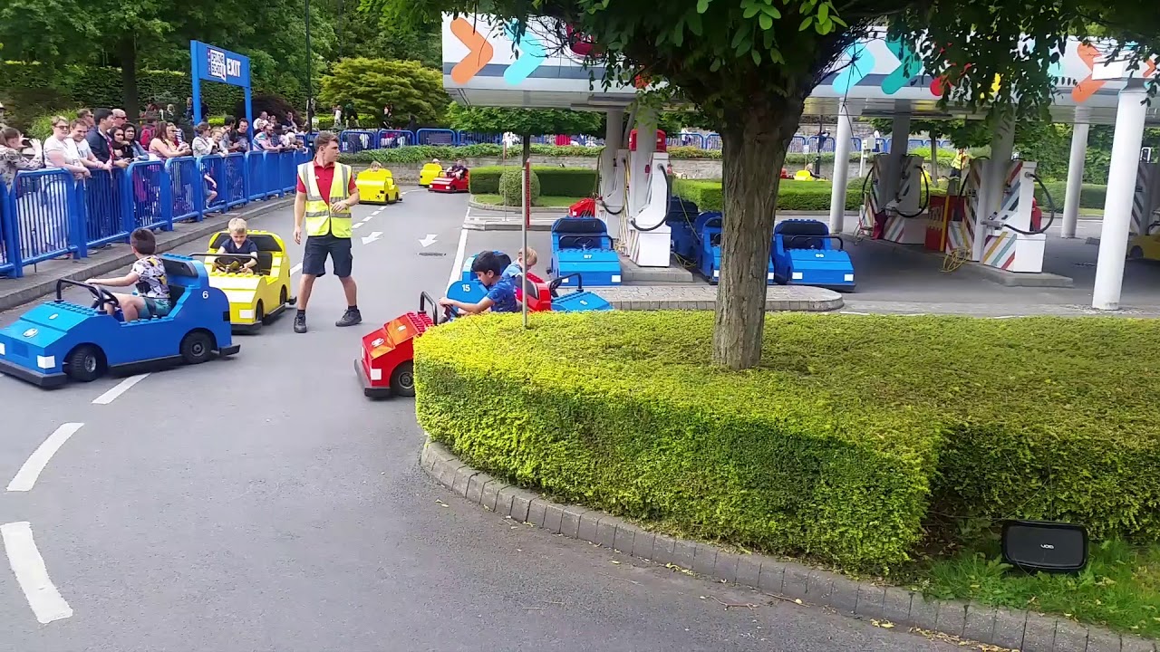 Legoland Windsor- LEGO CITY DRIVING SCHOOL - YouTube