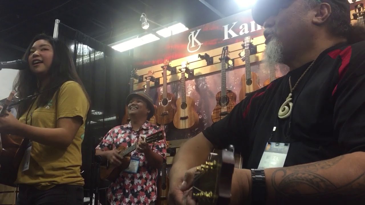 Haleʻiwa Hula Karlie G, Aldrine Guerrero and Willie K. - YouTube