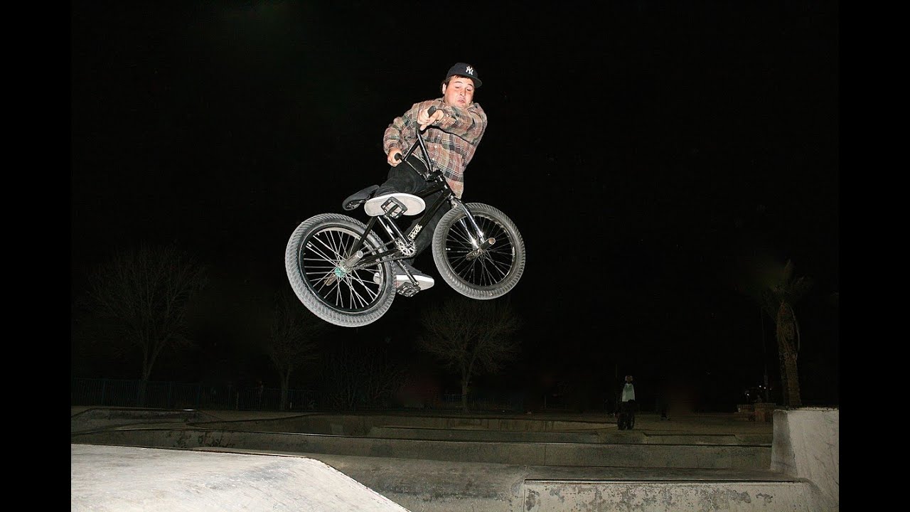 Ride BMX One Night in The Desert Breeze - YouTube
