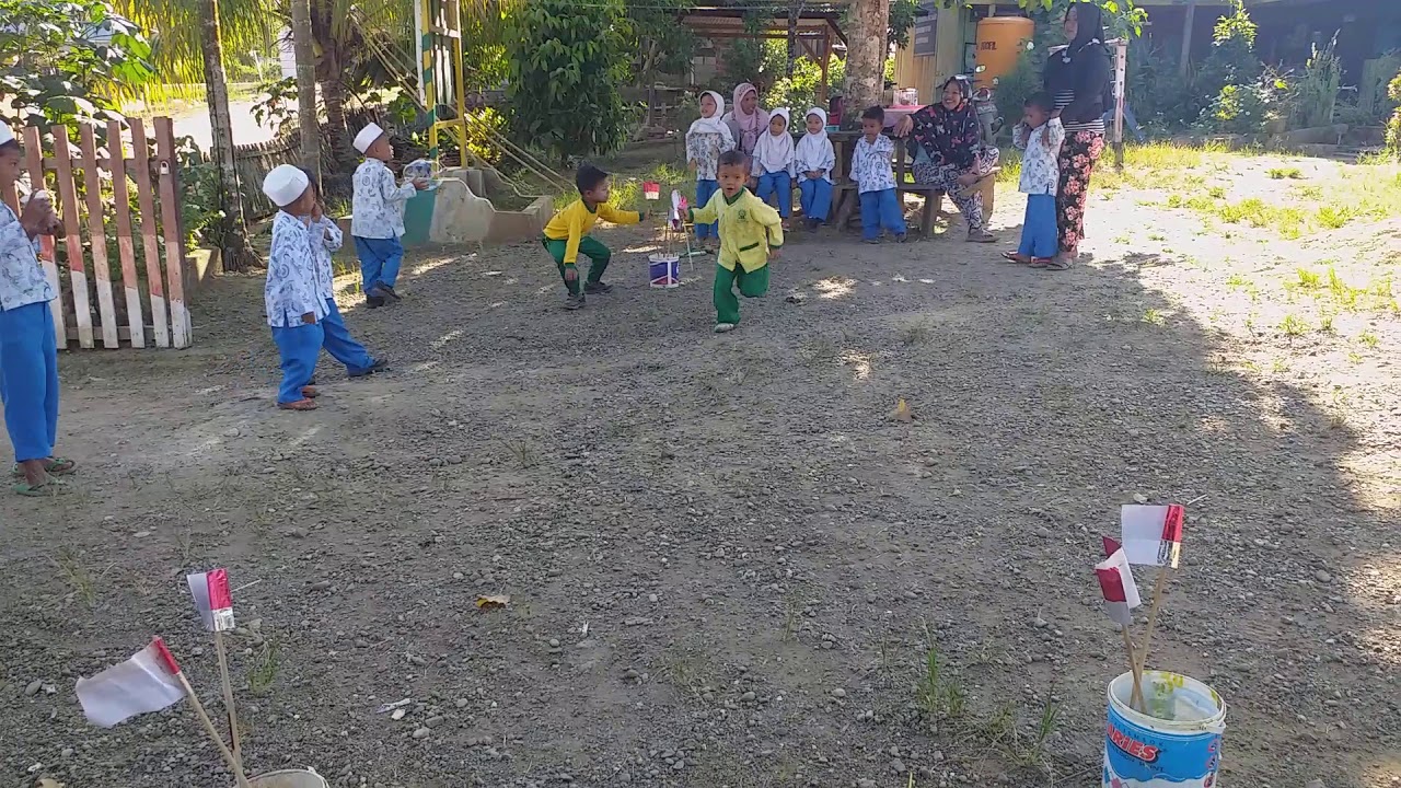 Lari bendera - YouTube