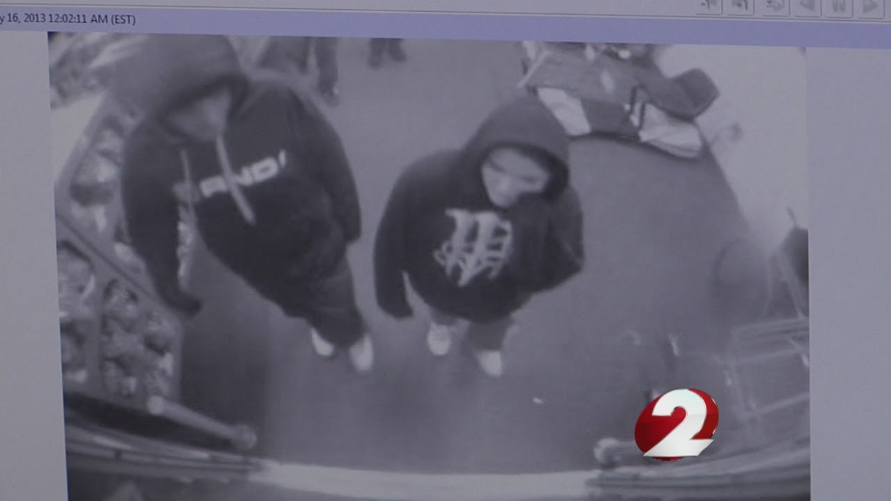 Purse Snatching caught on camera - YouTube