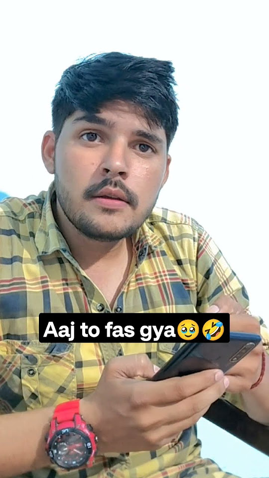 Aaj to fas gya 😂😂 #shortsvideo #comedy #youtube #funny #youtubeshorts #husbandwifecomedy #fun ...