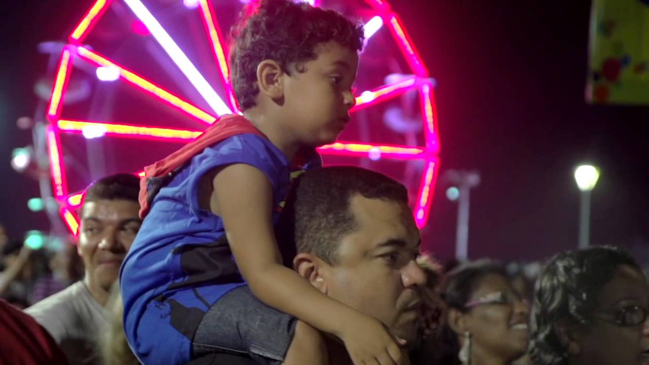 Take sem Luz com Sony NEX-FS700R - Camcorder Super 35 - YouTube
