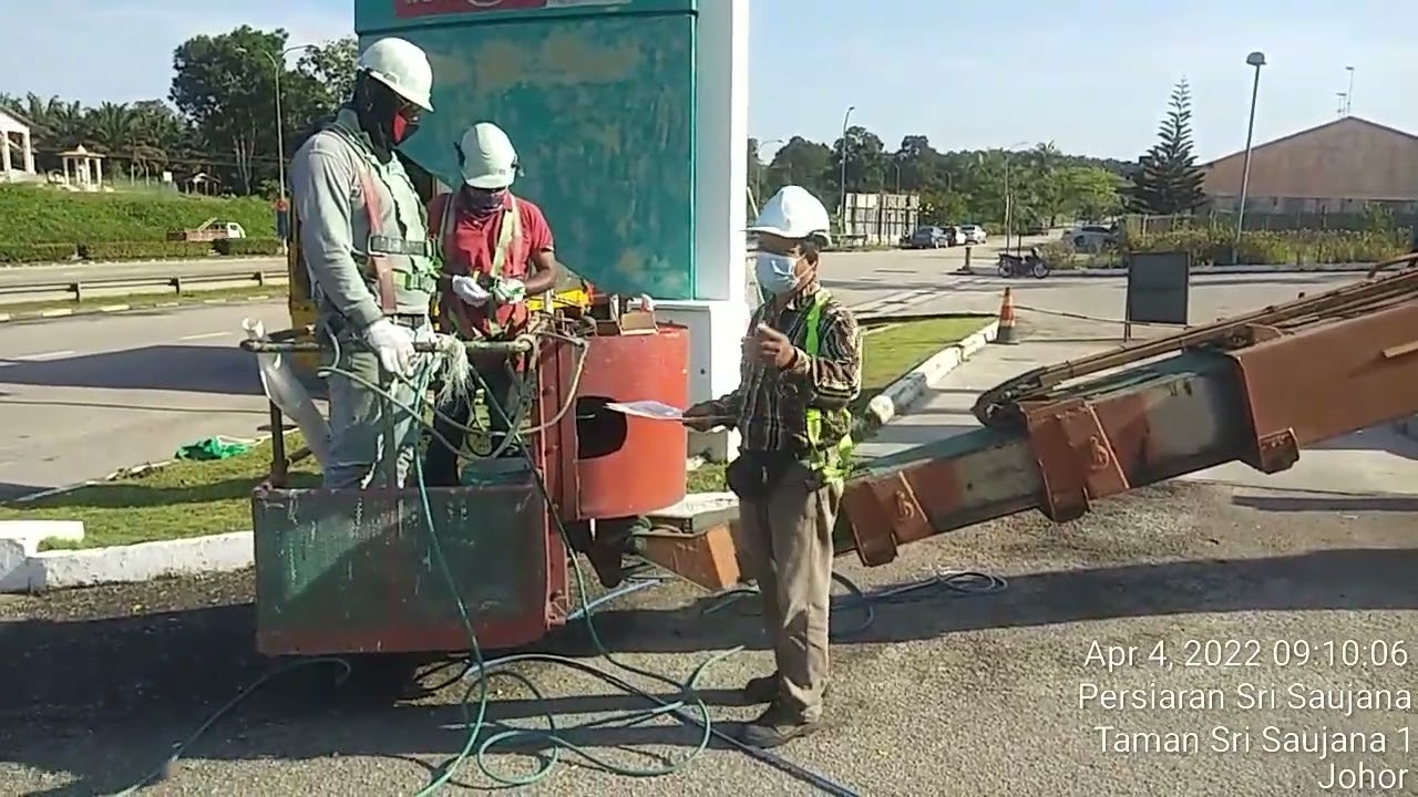 Working at Height Using Skylift - YouTube