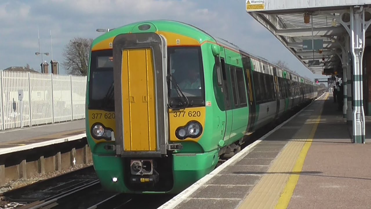 *Rare* Class 377/6 - 377620 At Barnham On The West Coastway On A ...