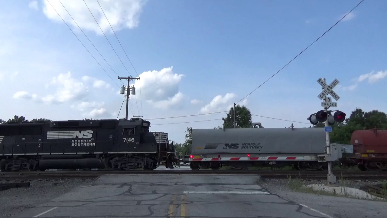 Railfanning - NS 7147 & NS 7146 pass Railroad Crossing - Chesterton, IN ...