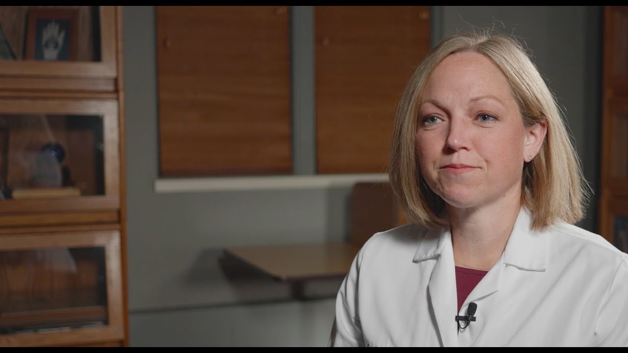 Meet Dr. Carrie Diulus - Crystal Clinic Orthopaedic Center - YouTube