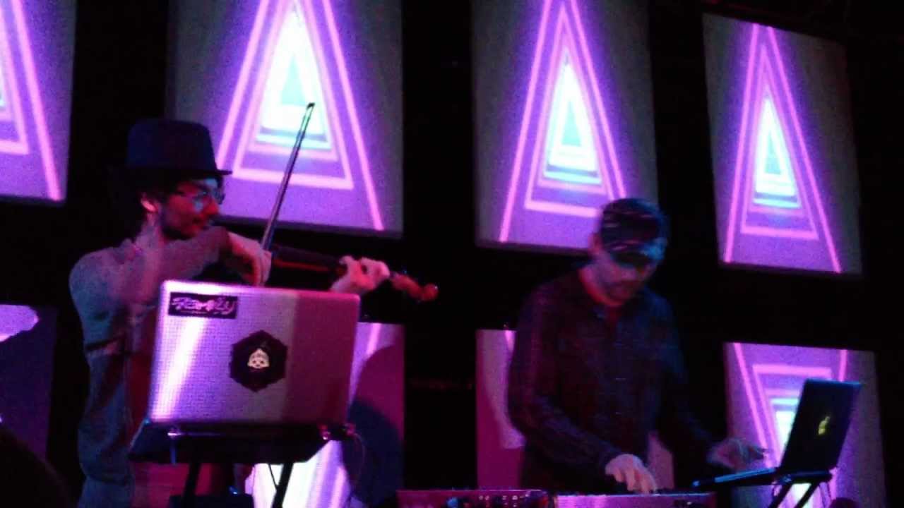 Emancipator "Sure Shot/Victory/Jet Stream (D.V.S Remix) Live at Neumos ...