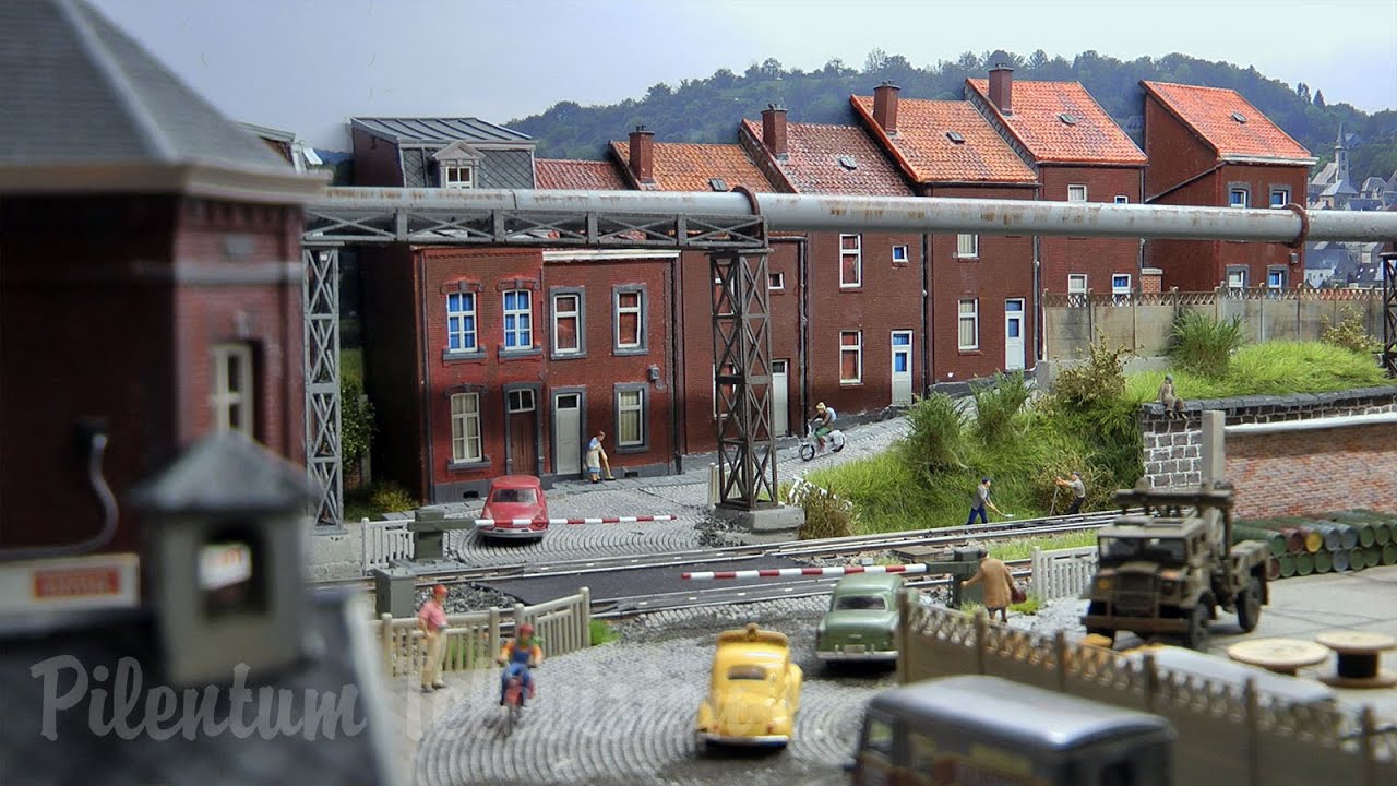 Awesome Weathered Belgian Model Railroad Layout in HO Scale: Quai 12 by ...