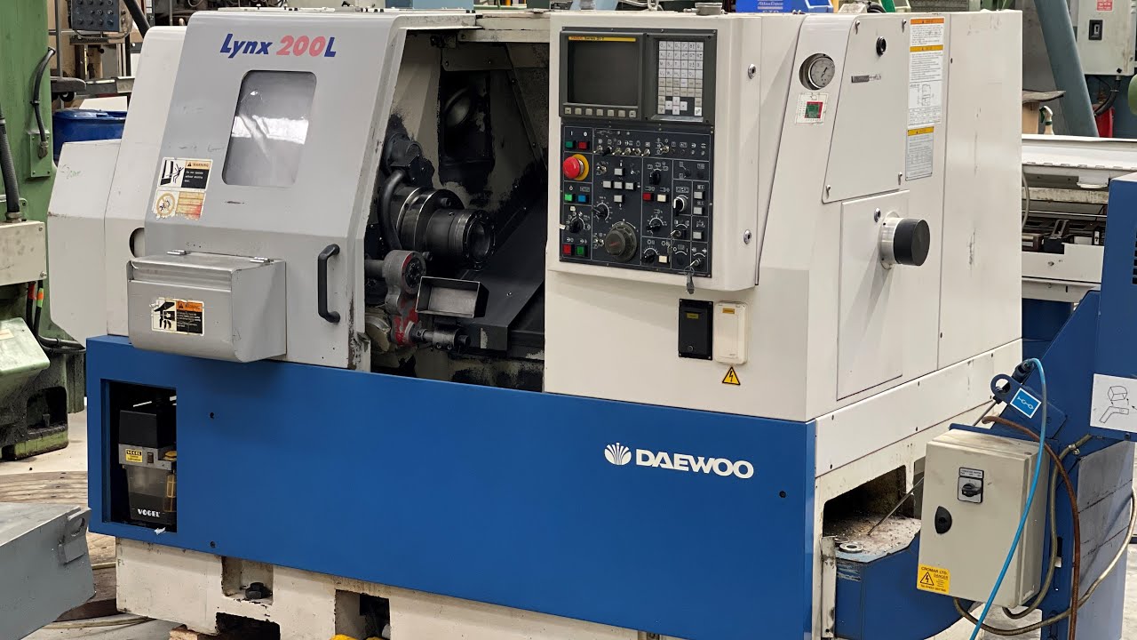 DAEWOO DOOSAN LYNX 200LC CNC LATHE - YouTube