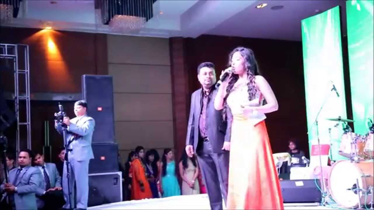 Anchor Resham Bhalla Live & Loud with 'Neha Kakkar' - YouTube