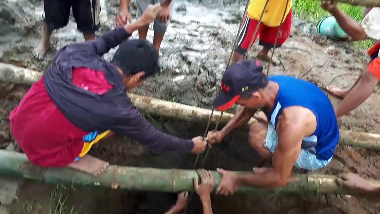 Digging a Well in a Farm in the Philippines - YouTube