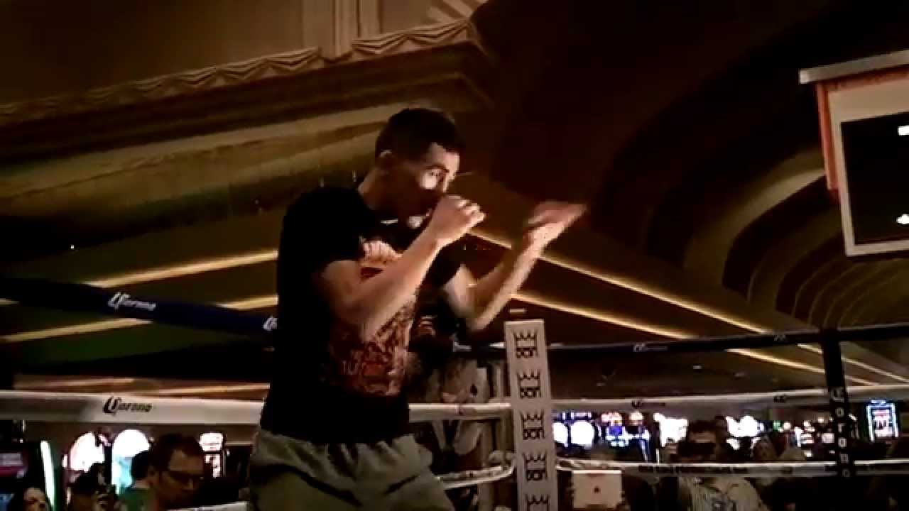Leo Santa Cruz "Shadow Box" - YouTube