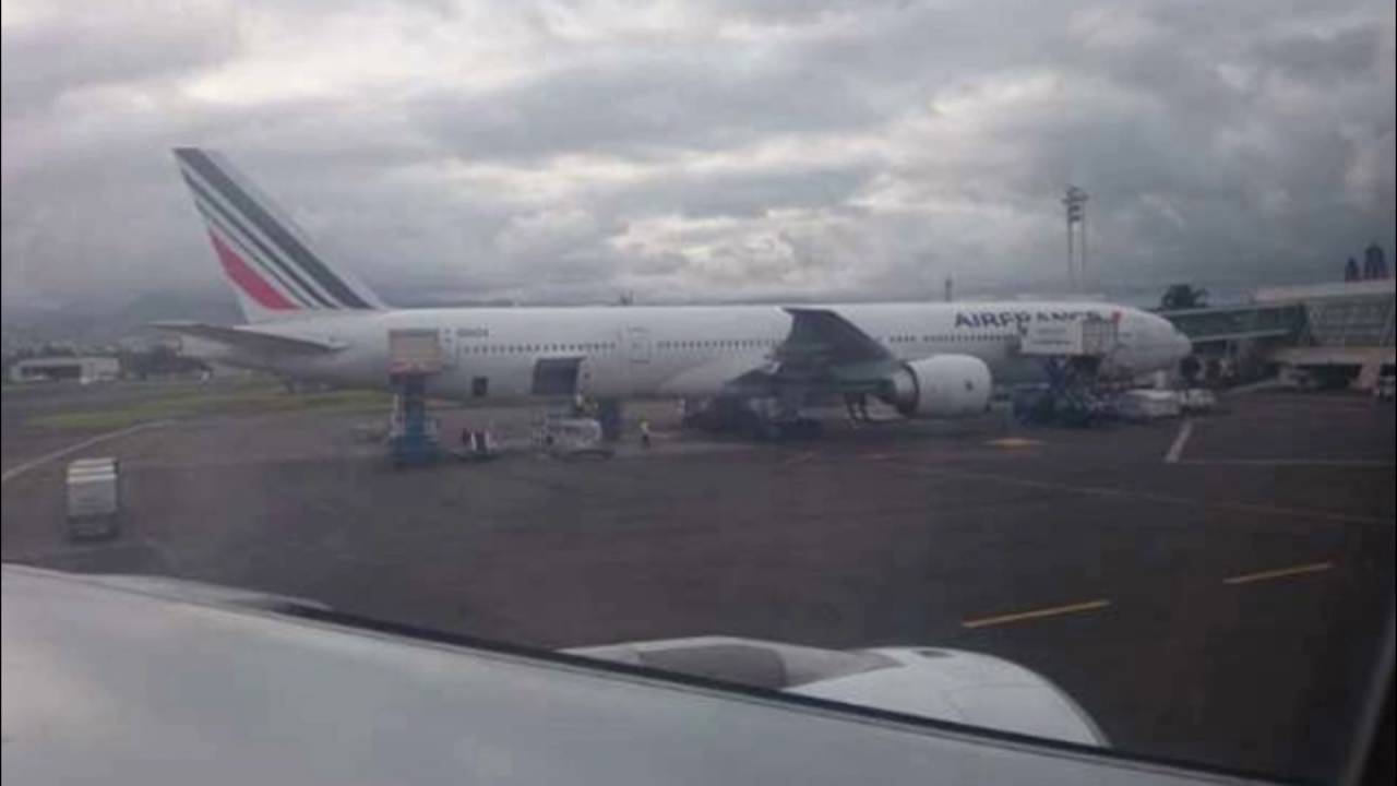 Aéroport International Martinique Aimé-Césaire 2016 - YouTube