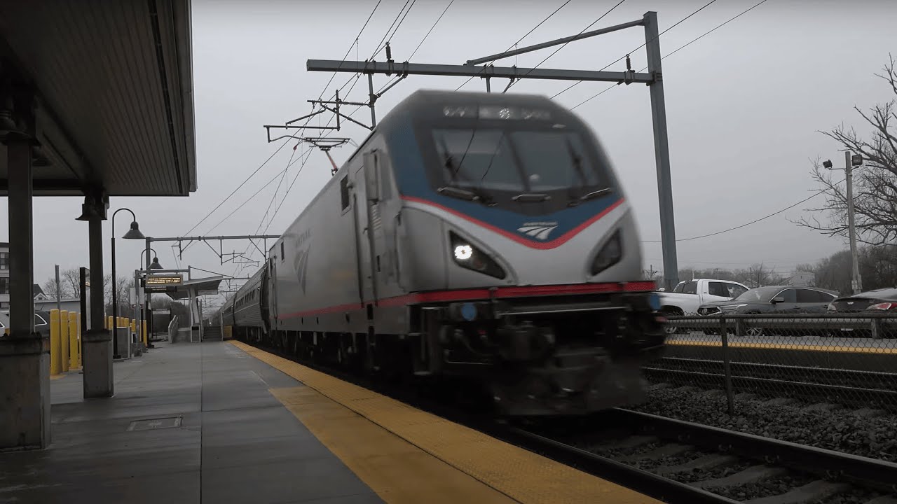 Fast Amtrak and MBTA Trains in Mansfield! - YouTube