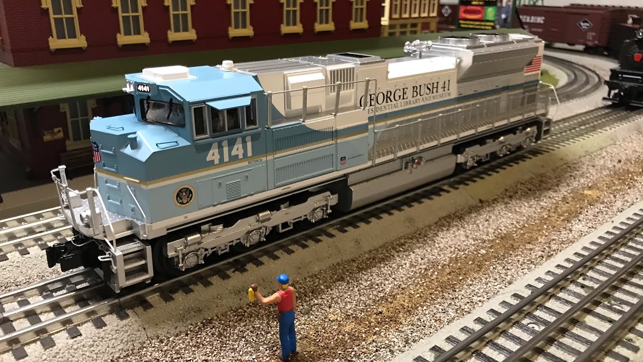 MTH Railking SD70ACe George HW Bush UP 4141 - YouTube