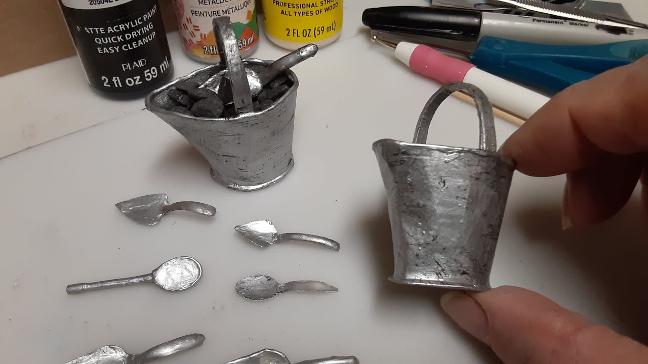Miniature COAL SHUTTLE BUCKET from cookie box! SCOOP from soda can! # ...