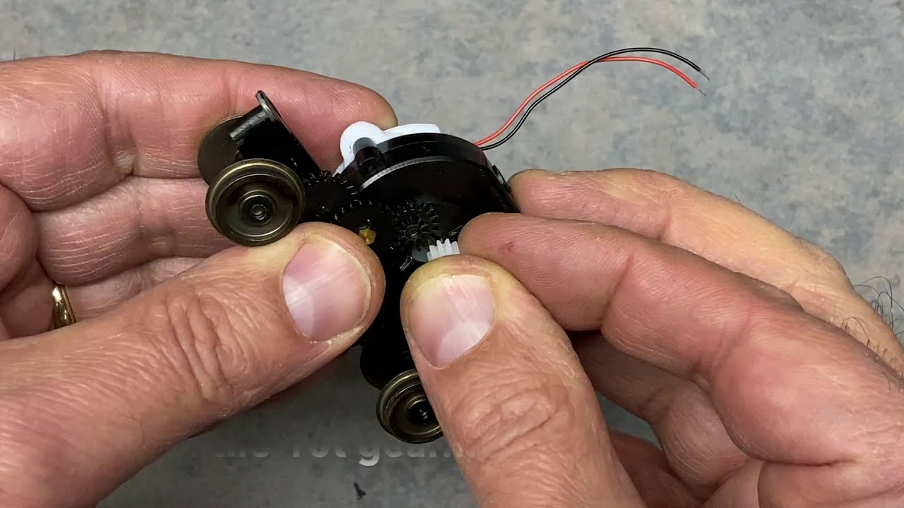 Lima ezClips - quick and easy 'glueless' Lima loco motor replacement ...