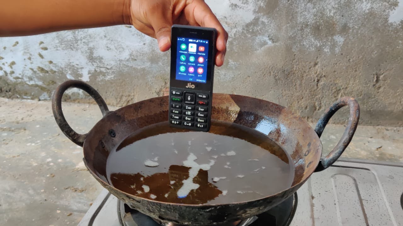 Boiling Jio Phone In Hot Oil Experiment || Jio Phone vs Hot Oil ...