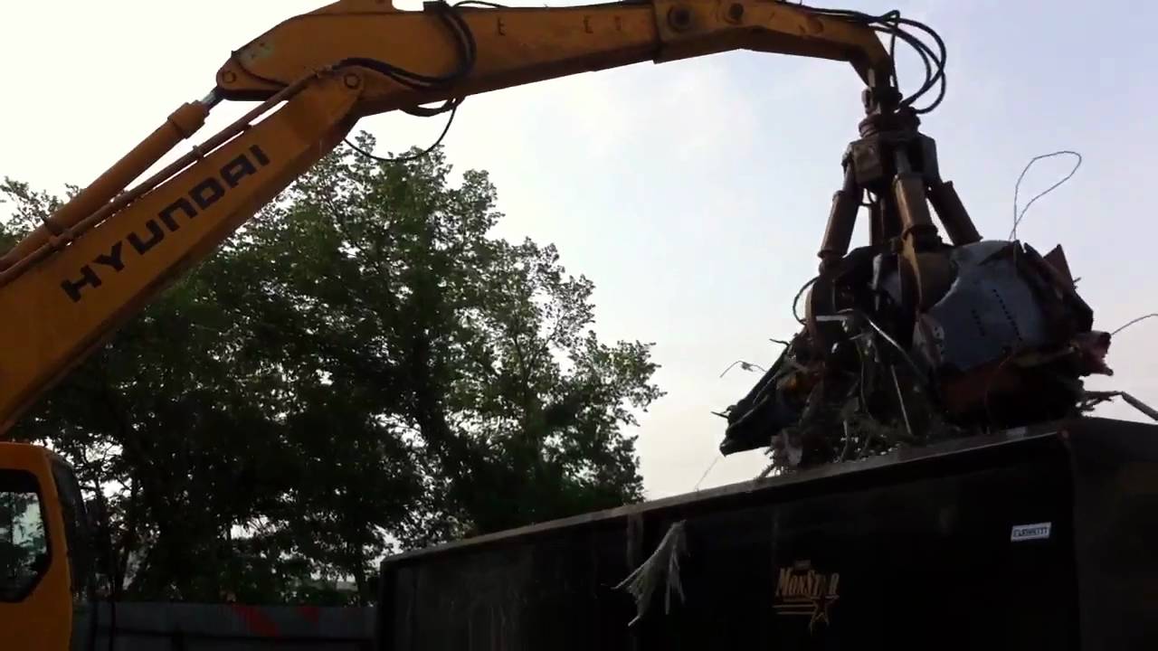 Loading Scrap @ Action Metals Recyclers Dallas, Texas - YouTube