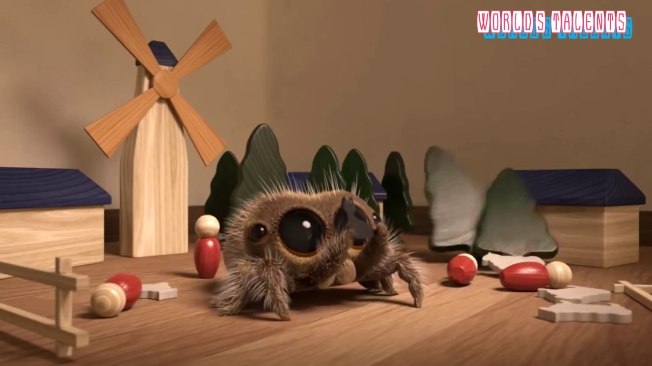 Giant Spider Lukas The Spider Musical Spider [4K] - YouTube
