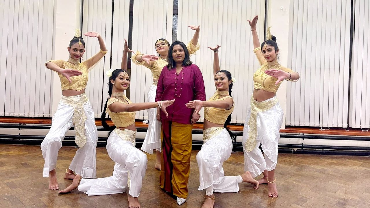 Pooja dance by Sanju and the Dazzling Diamonds - YouTube