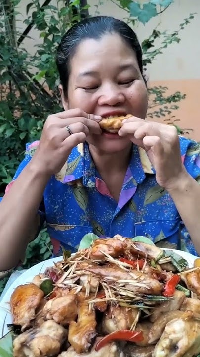 Spicy hot chicken #shorts #food #cookingch #tastyfood #eating #sophat #yummyfood #funnycook # ...