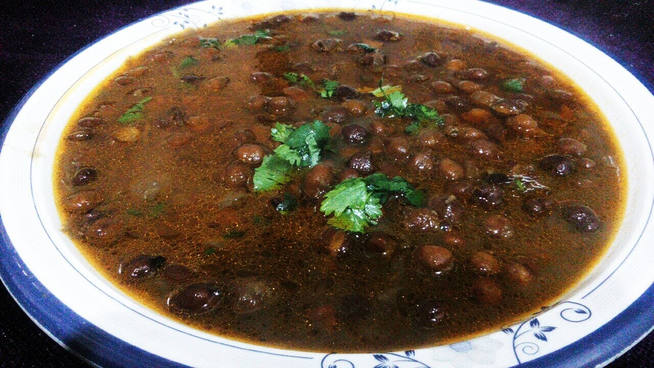 Kalay Chanay Recipe || How To Make Kalay Chanay Ka Salan - YouTube