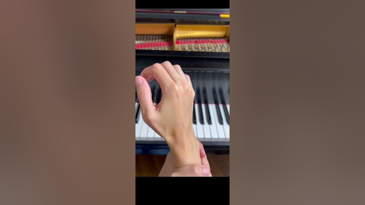 Your first piano lesson ! 🤩 - YouTube