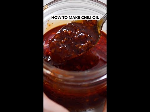 How to Make Chili Oil (辣椒油) - an easy chili oil that I use on everything 🌶🔥