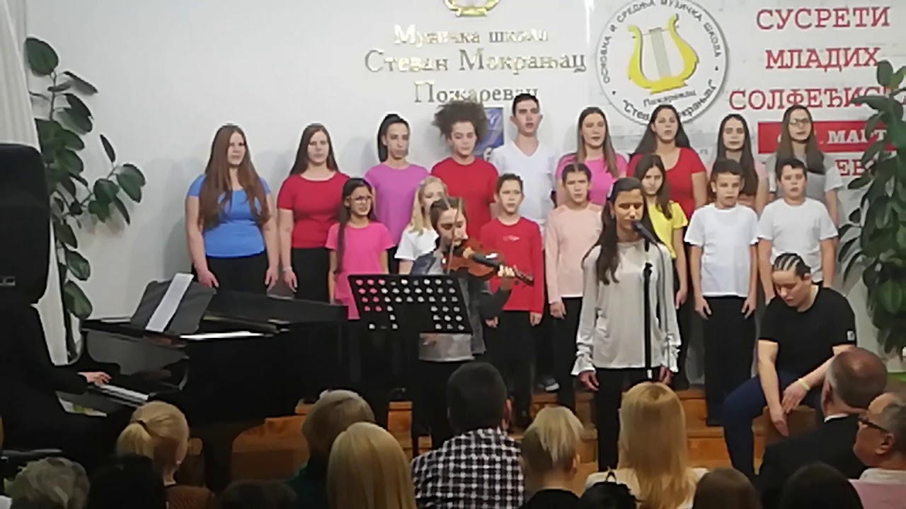 Makedonsko devojče: Mia Marković i hor Osnovne muzičke škole Stevan ...