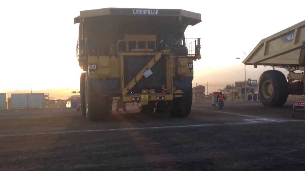 Caterpillar 789D. Atardecer Chile - YouTube