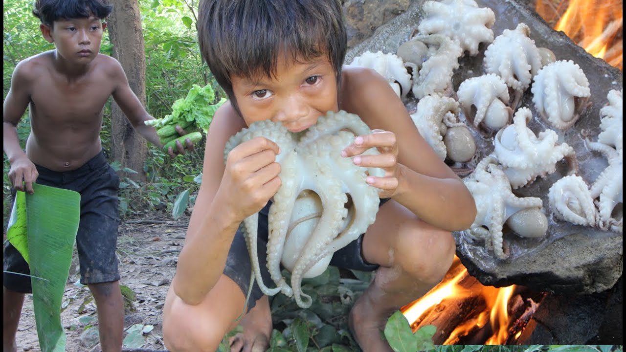 Primitive Technology - Eating delicious - Awesome cooking octopus on a ...
