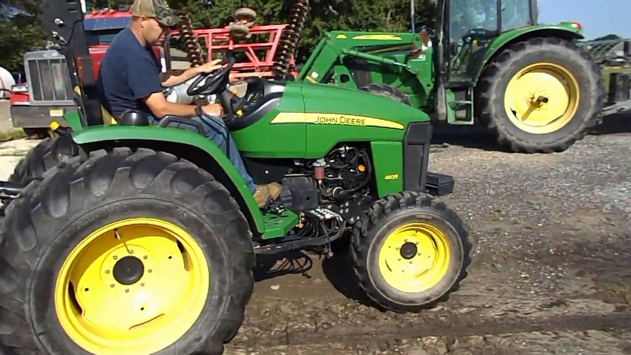 John Deere 4105 - YouTube