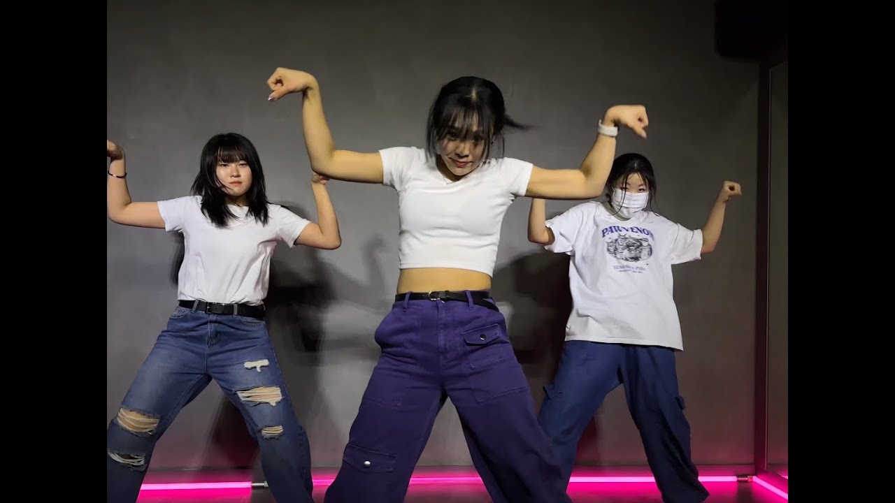 LE SSERAFIM (르세라핌) - Perfect Night / Marica Choreography - YouTube