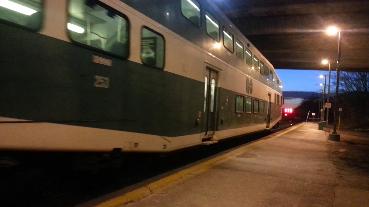 OLD CAB BOi!!!| GO transit #253 @ Danforth - YouTube